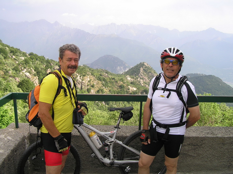 Funivia Mottarone / File:Funivia Stresa Mottarone, Italy (5).JPG - Wikimedia ... - Secondo le ...